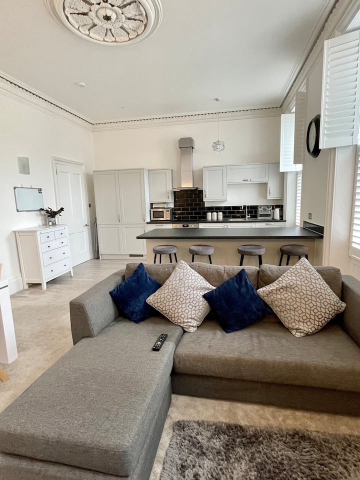 Stylish Entire One Bed Apartment With Garden & Bbq - Jersey
