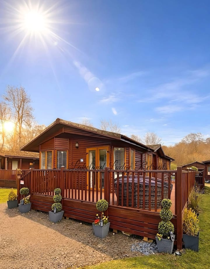 Lakeland Lodge Retreats. 3 Bed Lodge, White Cross - Coniston