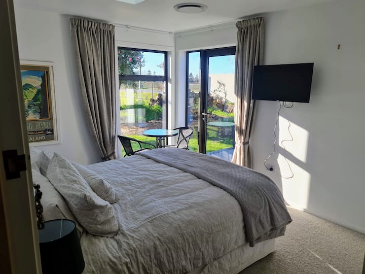 Relax At Rapaura King Room - Blenheim