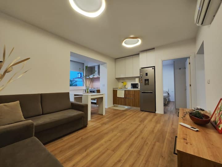 Old Bazaar Apartment - Tirana