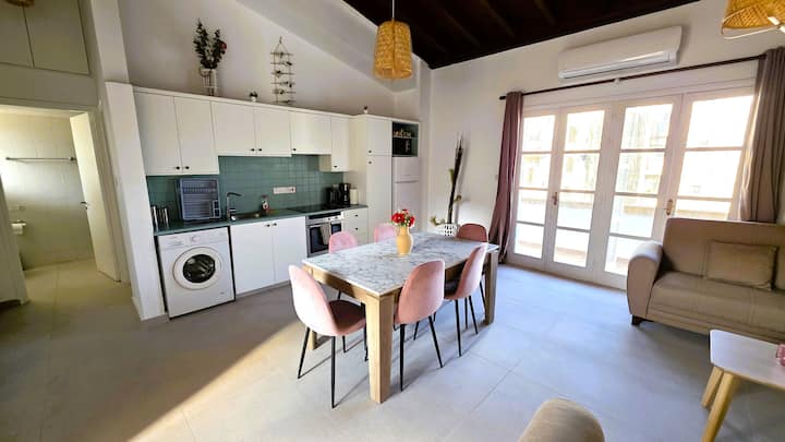 Lovely 1br In Old Town:city Center & 4min To Beach - Chipre