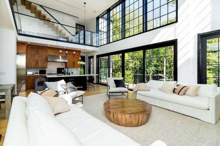 Brand New Spa Like Resort Home - Norwalk
