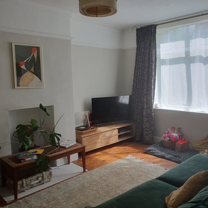 Family Terrace In Roundhay - Leeds