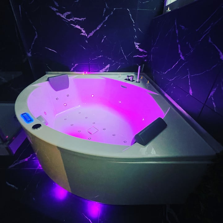 Cinéma Jacuzzi : Détente Privée - Mâcon