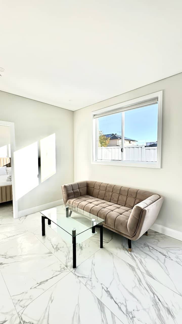 Convenient Private Guest House - Lansdowne