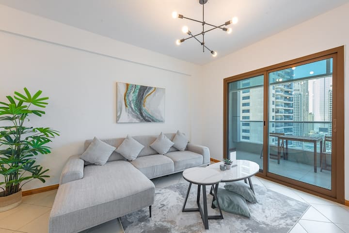 Spacious Marina 2 Bed Apartment With Marina View - Dubai