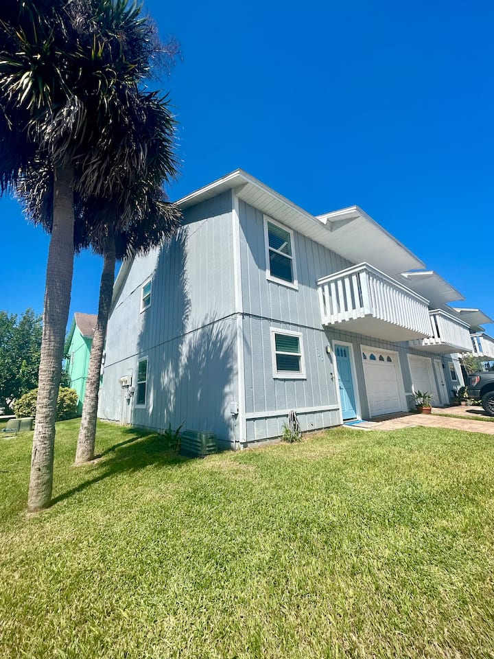 Nsb Oasis 3 Br/2.5 Bathroom - New Smyrna Beach, FL