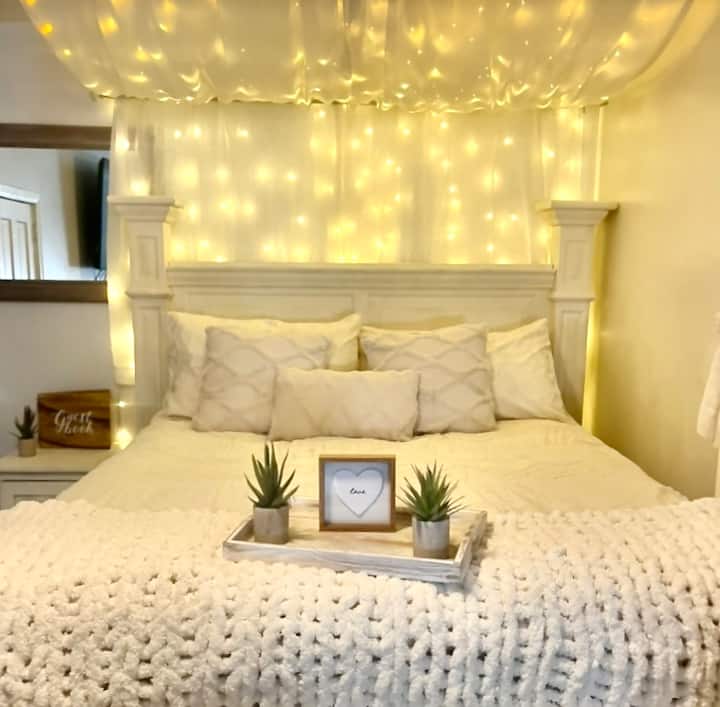 Pool | Outdoor Theater | Hot Tub | The Desert Rose - Joshua Tree, CA