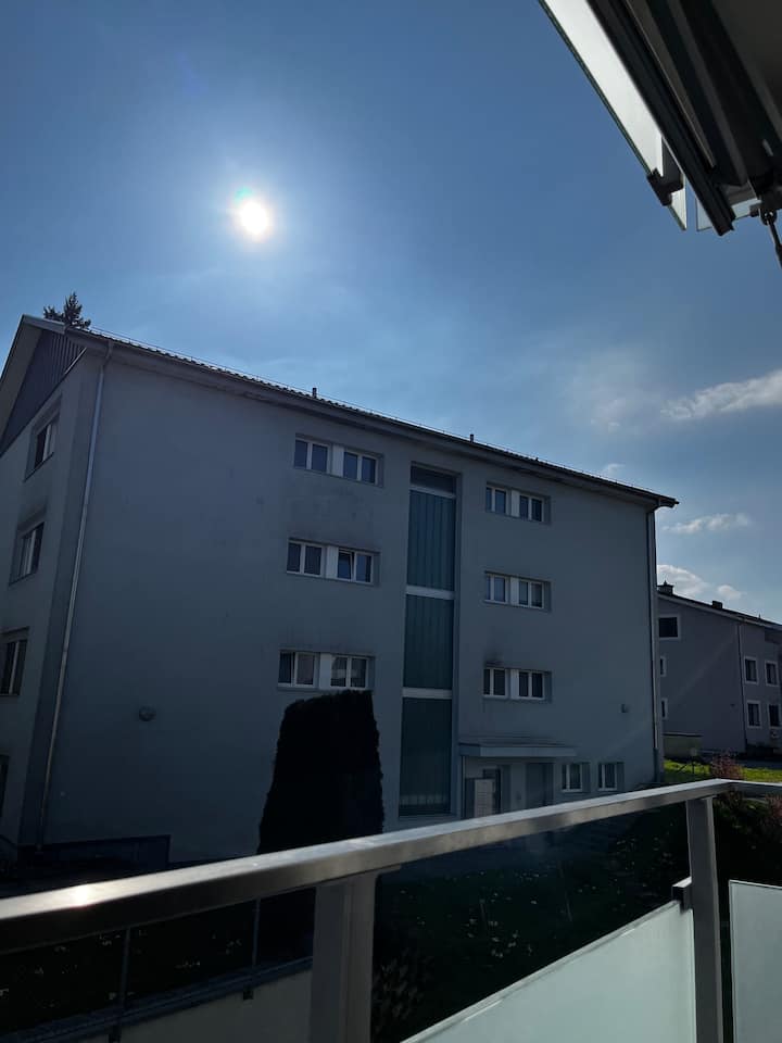 Zimmer Mit Bett Zu Vermieten - Stans