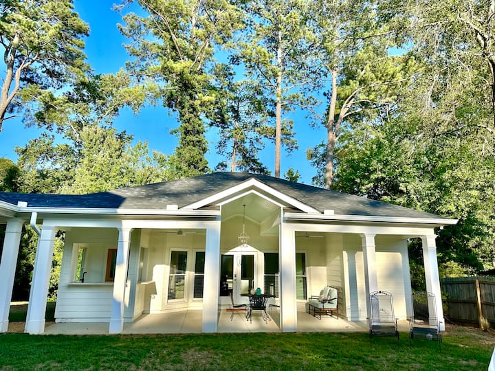 Canton Street Guest House In Downtown Alpharetta - Alpharetta, GA