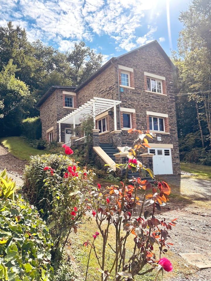 Gezellig Karakterhuis Met Uitzicht Op De Semois - Bouillon