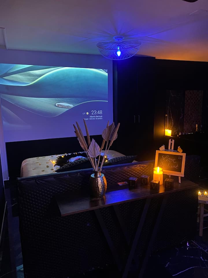 Suite Spa & Cinéma – Balnéo + Sauna - Chalon-sur-Saône