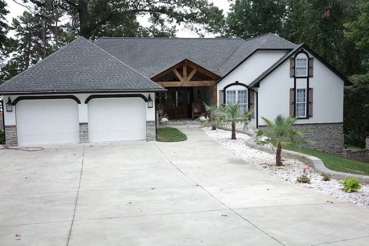 Vista Lanier Getaway With Lake Access - Gainesville, GA