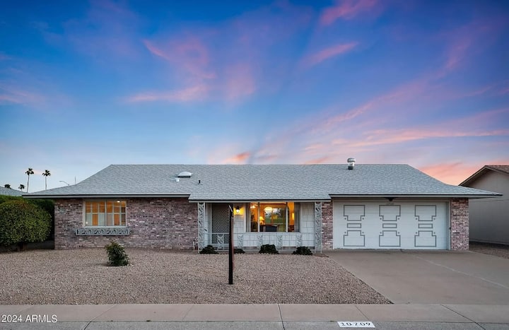 Home On Golf Course In Sun City 55+ Community - Sun City, AZ