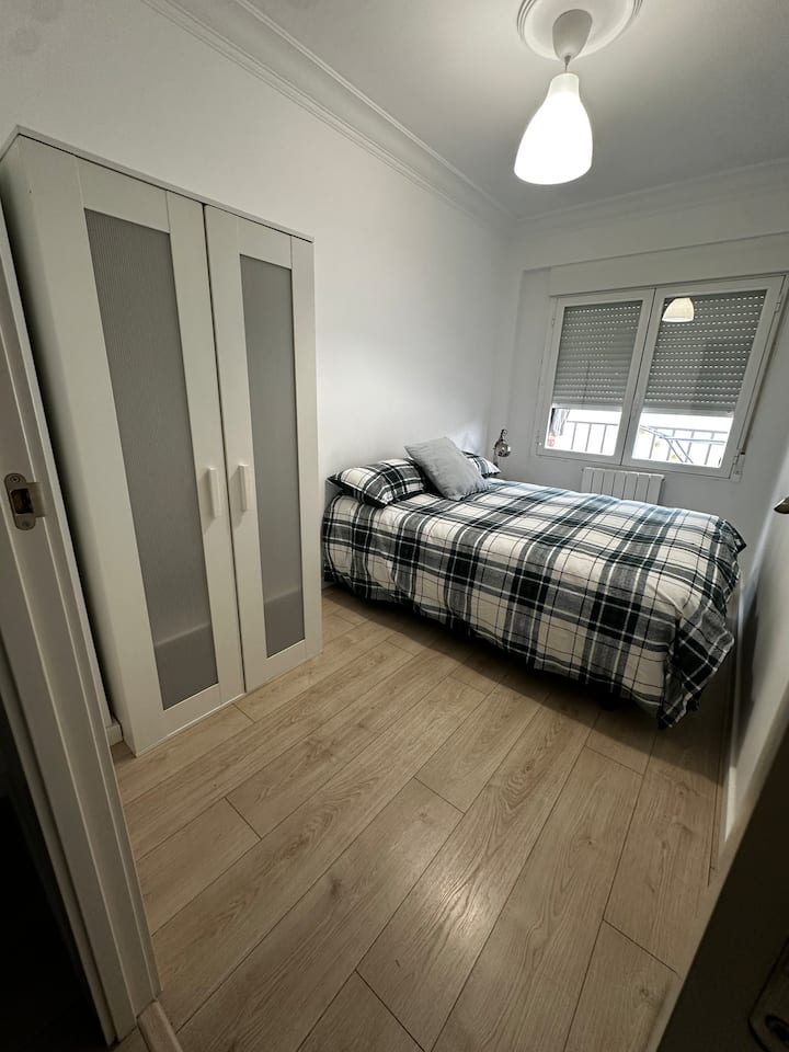 (A1) Habitación Cama Doble Sencilla - Zaragoza