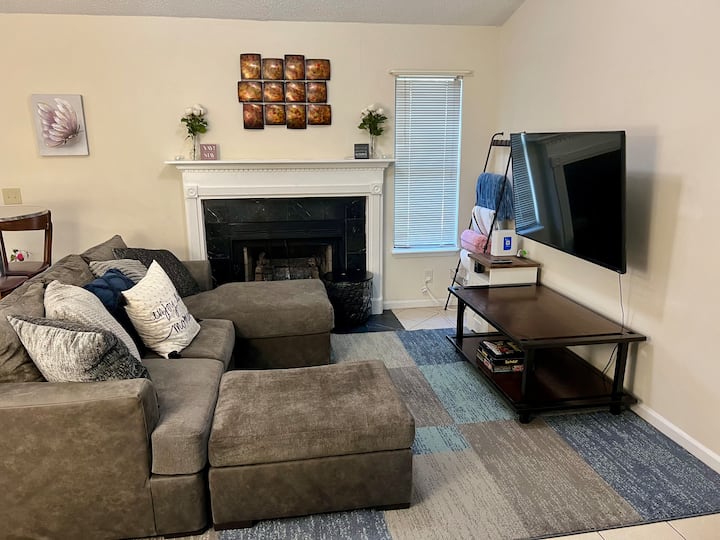Cozy Retreat Near Beach & Mayo - Jacksonville, FL