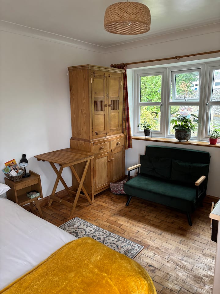 A Self-contained Room - Llanberis