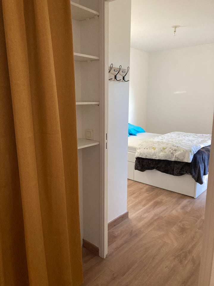 F2 Bel Appartement Avec Terrasse Et Parking Privé - ibis Styles Paris Poissy