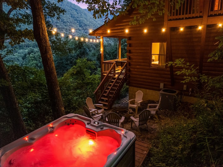 Misty Mountain Manor-beautiful View! Hot Tub - North Carolina