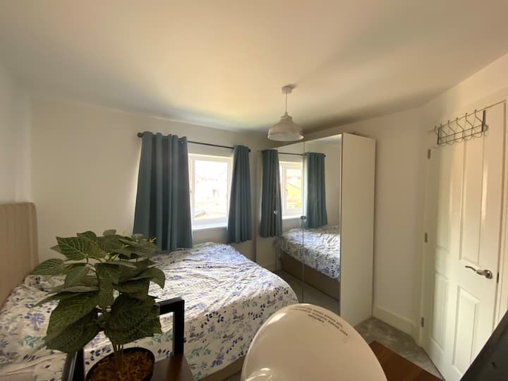 A Peaceful House By The River - Stoke-on-Trent