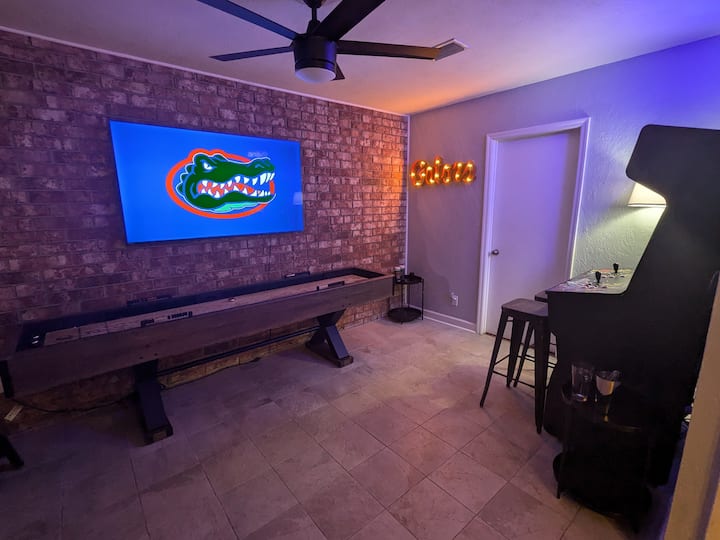 3br Home ~ Near Uf ~ Big Backyard & Hiking Trails - Gainesville, FL