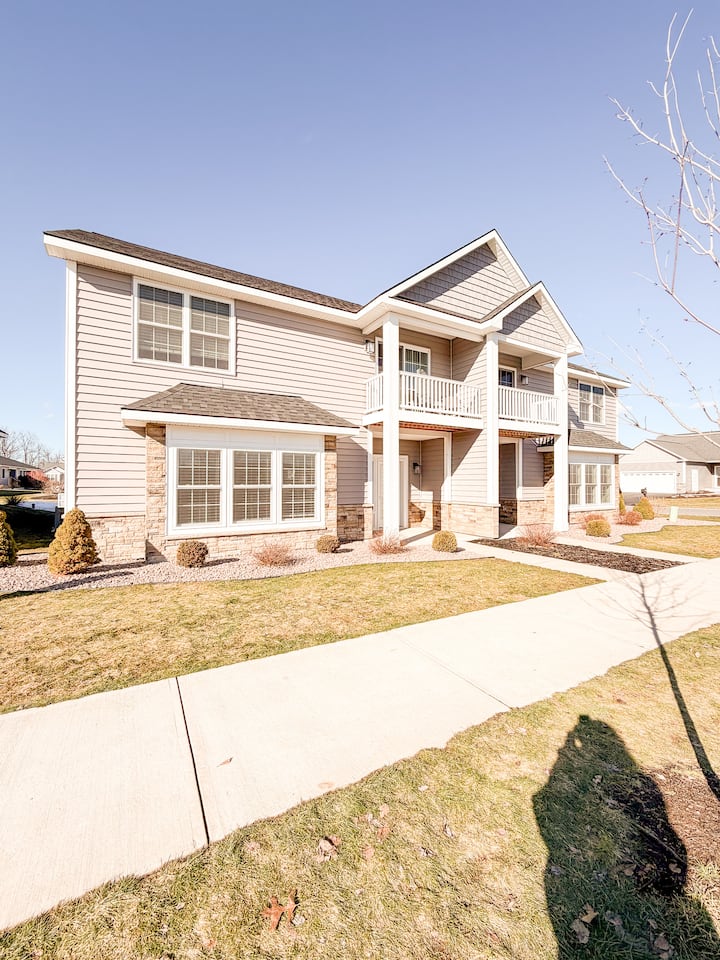 Minutes From Golf | Timber Banks Townhouse - Phoenix, NY