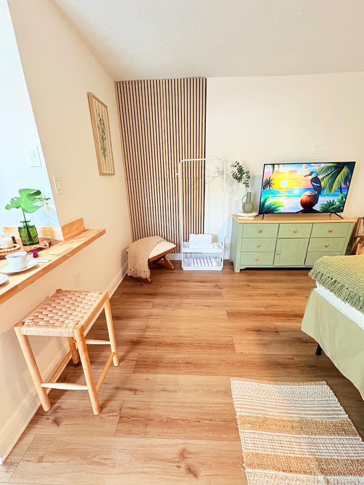Cozy Private Estudio • Near Img, Beach & Airport - Tampa Bay, FL