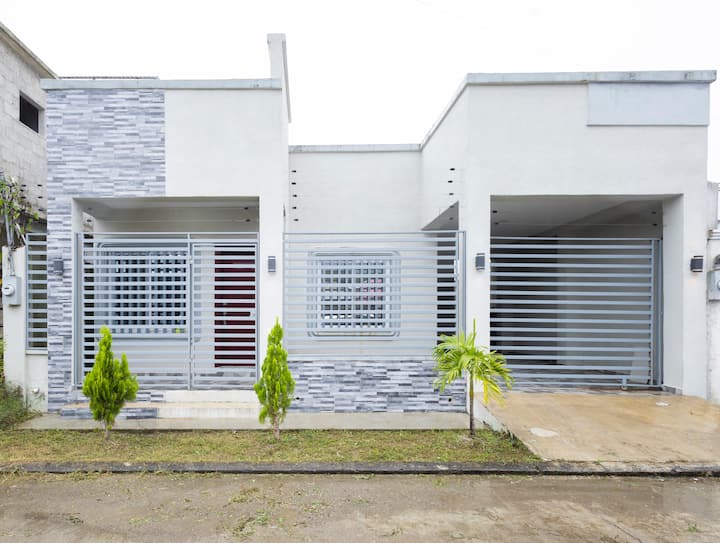 Casa Tropical Para Grupos Y Familias | 8 Huéspedes - Honduras