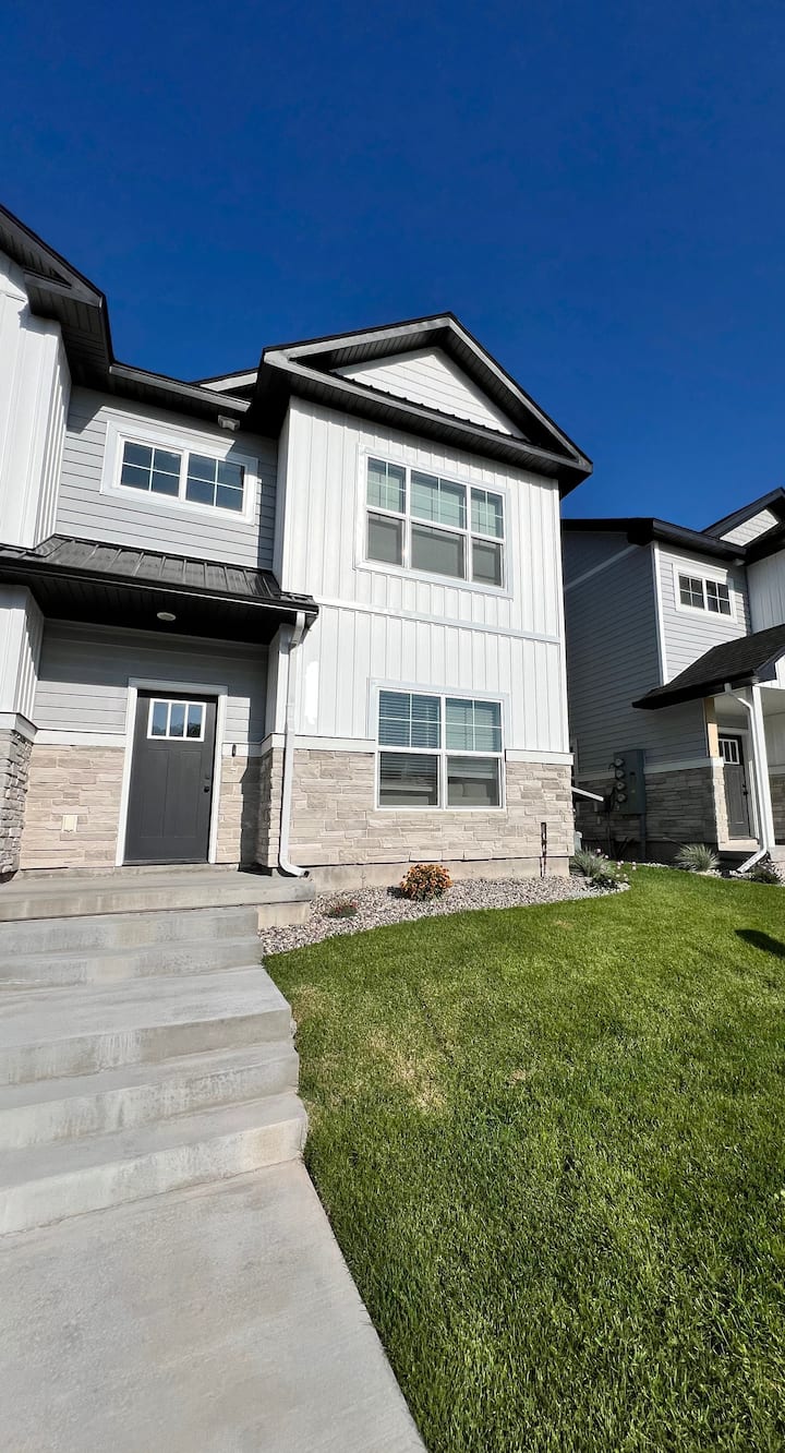 Stay Idaho—3br/2.5 Bath - Idaho Falls, ID