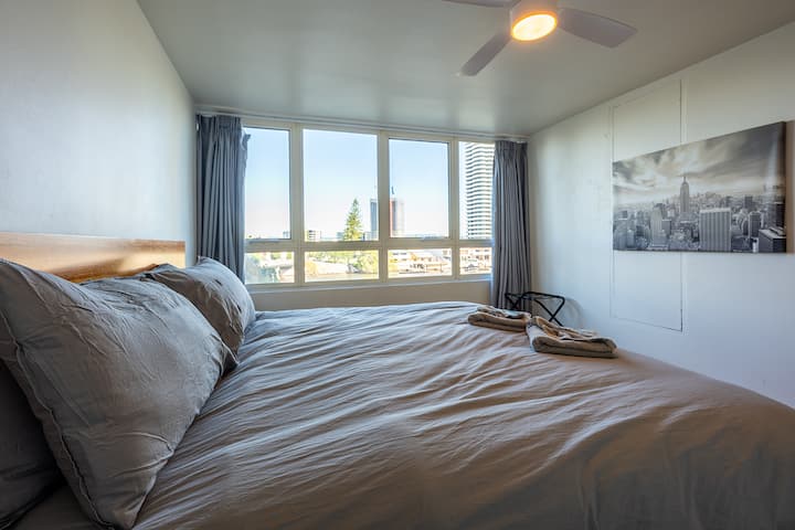 3br Riverfront  Ocean & River Views | Surfers - Gold Coast