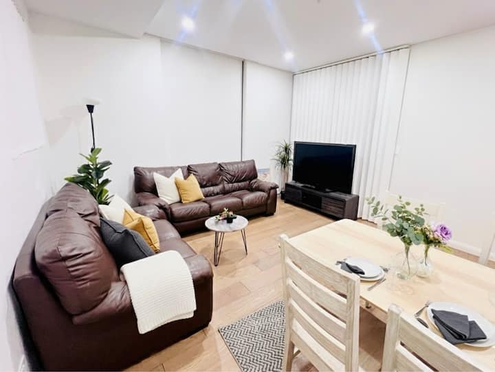 P Sydney Amazing Modern / Entire 4 Bedroroom Apt - Sydney