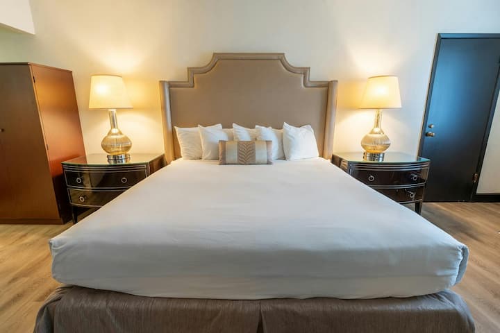 Need Some Downtime- Poolside Fountain Area Beckons - San Luis Obispo, CA