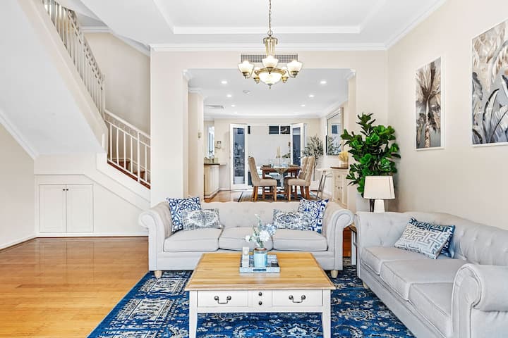 Hampton-style Waterfront Mansion: 3-storeys Of Lux - Perth