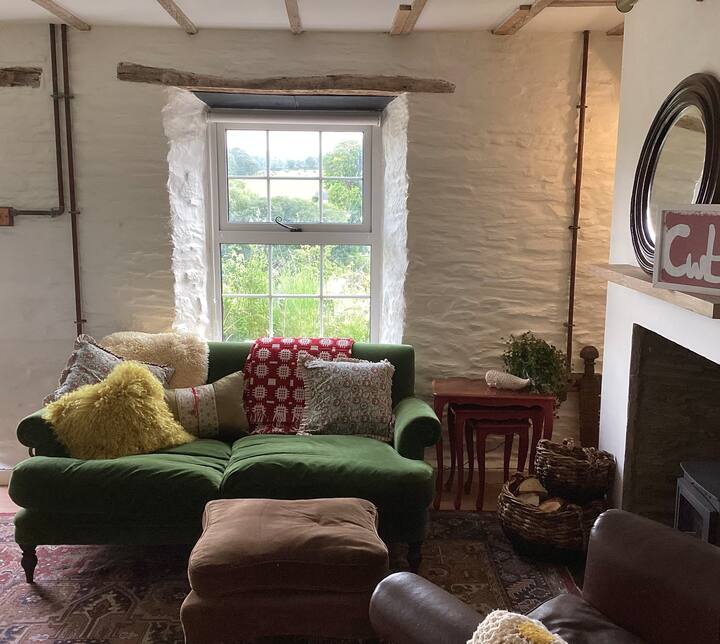 Hwyl + Hygge With Lashings Of Cwtch
Artists Idyll - Cardigan