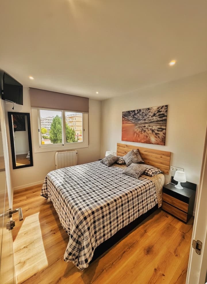 Premium Room (With Host) - Villanueva y Geltrú