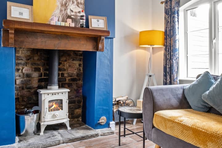 Quaint Pet-friendly Cottage, Log Burner, Courtyard - Nailsworth