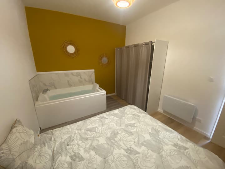Appt Chic En Coeur De Ville Avec Balnéo & Netflix - Bergerac