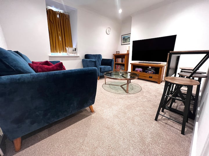 Sunny Top Floor Hideaway - Eastbourne Beach