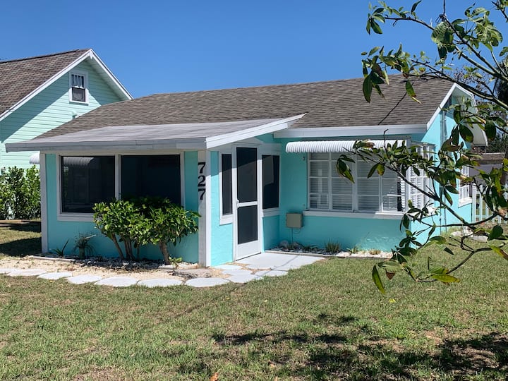 Lemon Bay Hideaway Near Beach And Fishing Pier - Englewood, FL