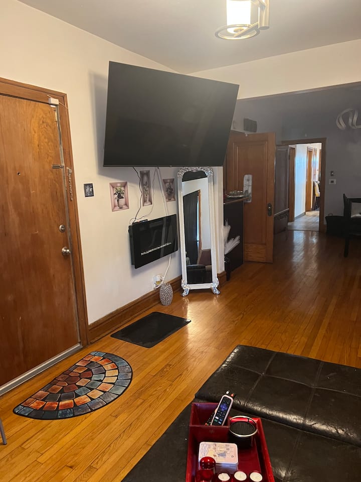 3 Bedrm Apt 20 Mins To Midway Airport & Downtown - Worth, IL