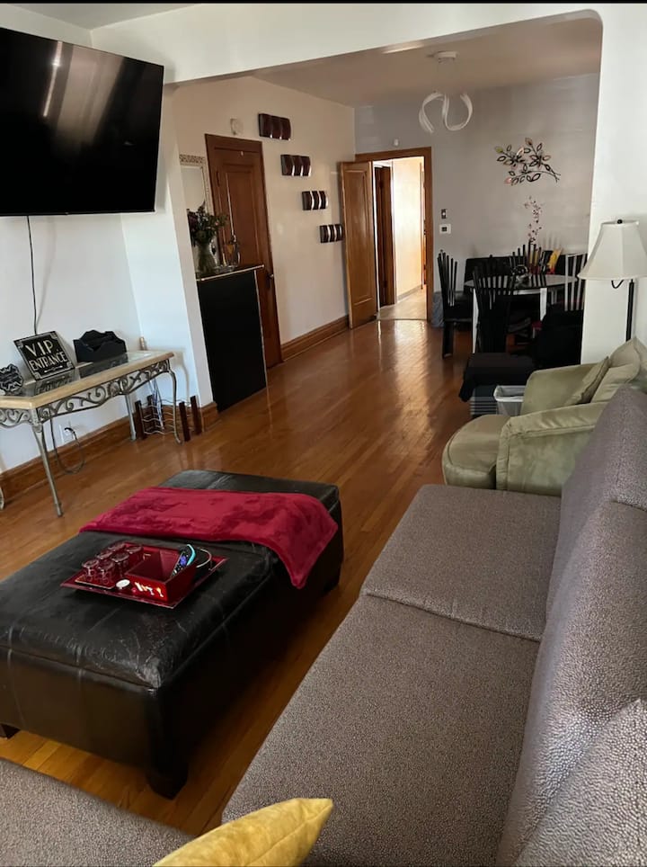 3 Bedrm Apt 20 Mins To Midway Airport & Downtown - Worth, IL