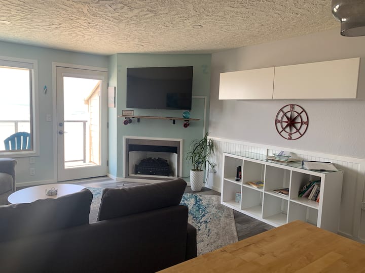 Oceanfront Rockaway Beach Condo - Rockaway Beach, OR