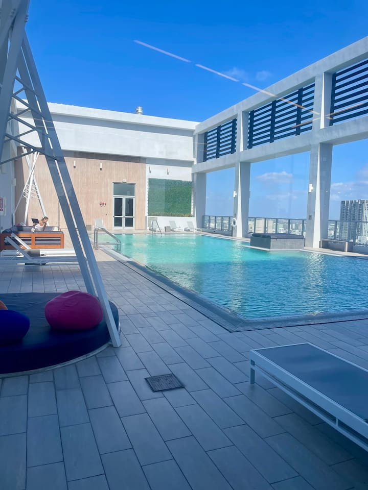Stylish Miami City View Apt - Miami, FL