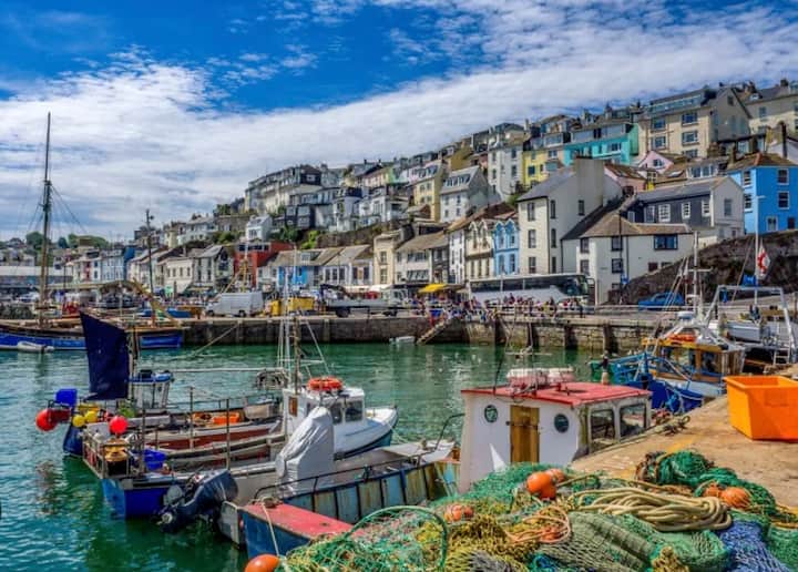 Old Mill House - Central Brixham, Private Parking - Dartmouth