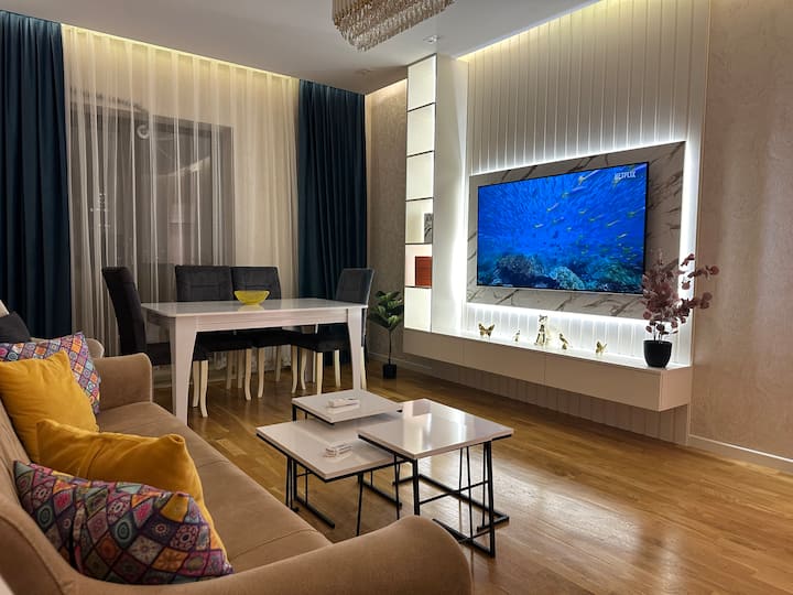 Luxury Serenity – 65” Smart Tv | Self Check-in - Baku