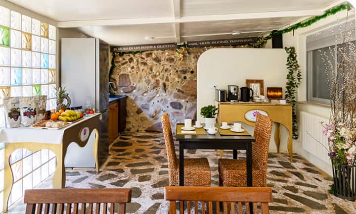 Alojamiento Rural Hiedra + Desayuno Saludable . - Aín