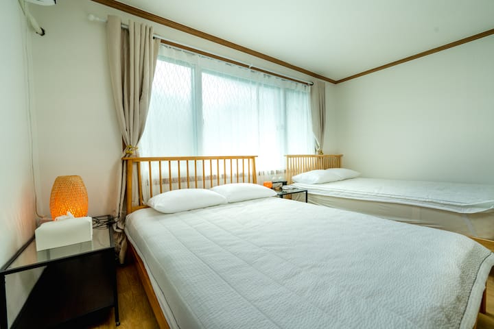 [두드림House(1f)] 9인침대/3room/한국미/연무대근처/가족여행/엠티추천 - 곡선동