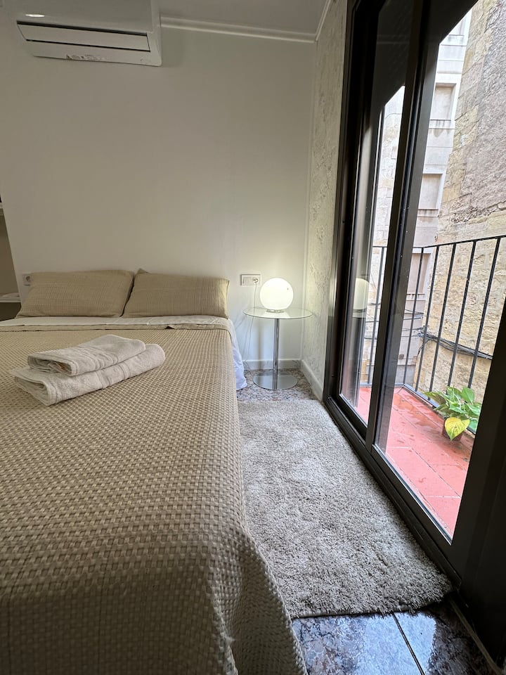 Alojamiento De Tres Habitaciones En Casco Antiguo - Tarragona