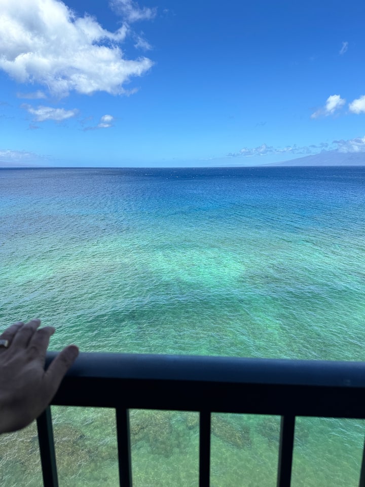 Oceanfront Condo Perched Right Over Waves W/views! - Kaanapali, HI