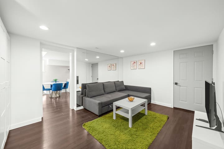 Private 1bd Retreat In Lush Green Upper Lonsdale - North Vancouver